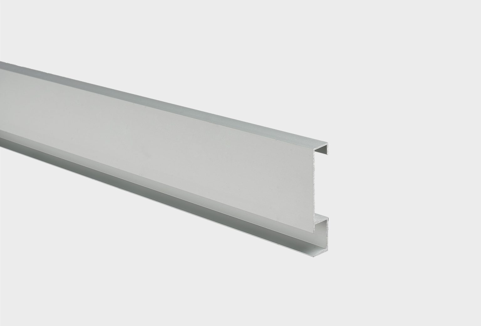 Plinta alba reversibila tip shadow gap din aluminiu Novorodapie Eclipse ...