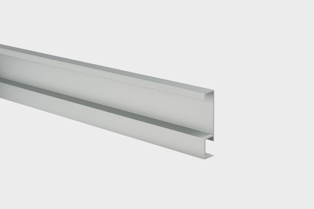 Plinta alba reversibila tip shadow gap din aluminiu Novorodapie Eclipse ...