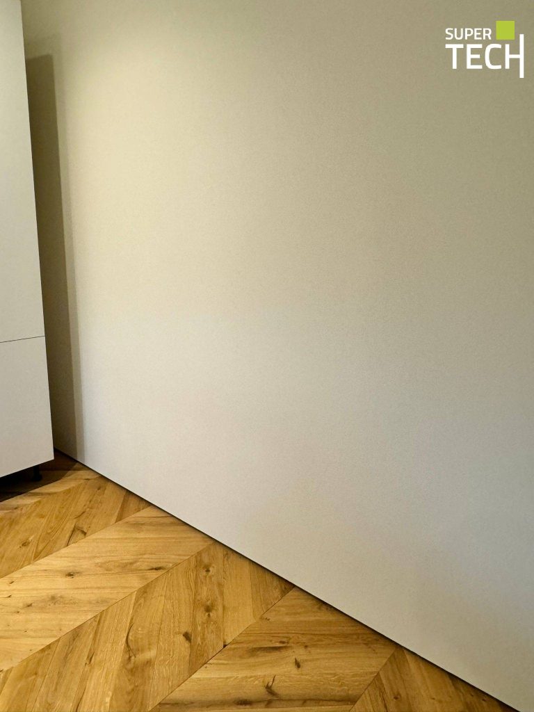 Plinta retrasa neagra tip shadow gap cu led tavane si pereti Novotri ...