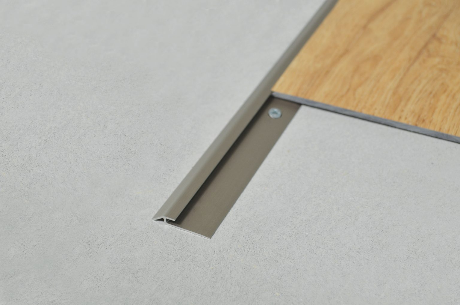 Profil negru diferente nivel mici pentru SPC si LVT Profilitec Zerotec ...